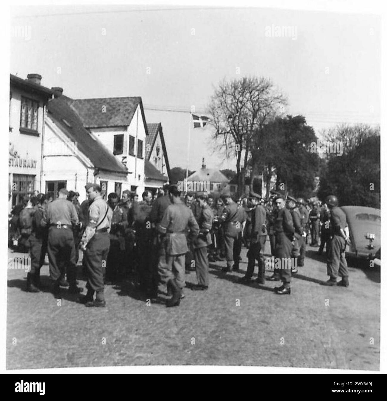 DISARMING THE GERMAN SOLDIERS CROSSING THE DANISH FRONTIER - German ...