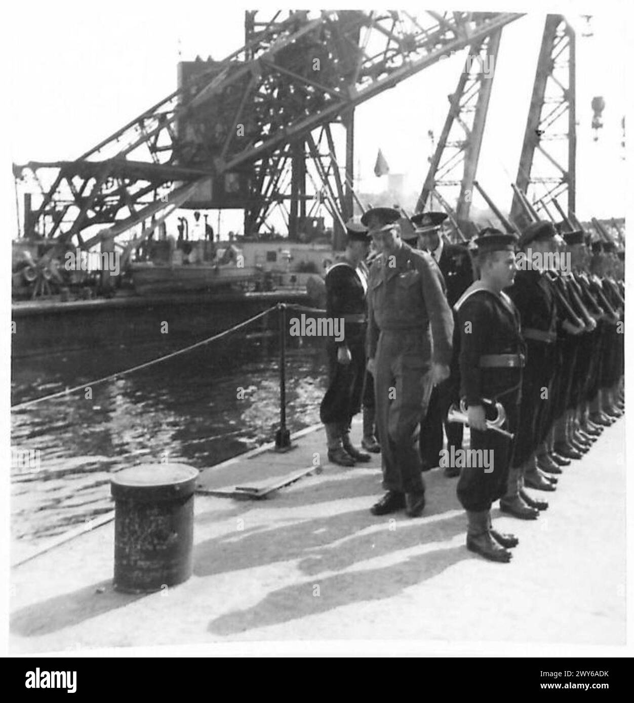 VISIT OF GENERAL DEMPSEY TO KIEL AREA - General Dempsey inspects the ...