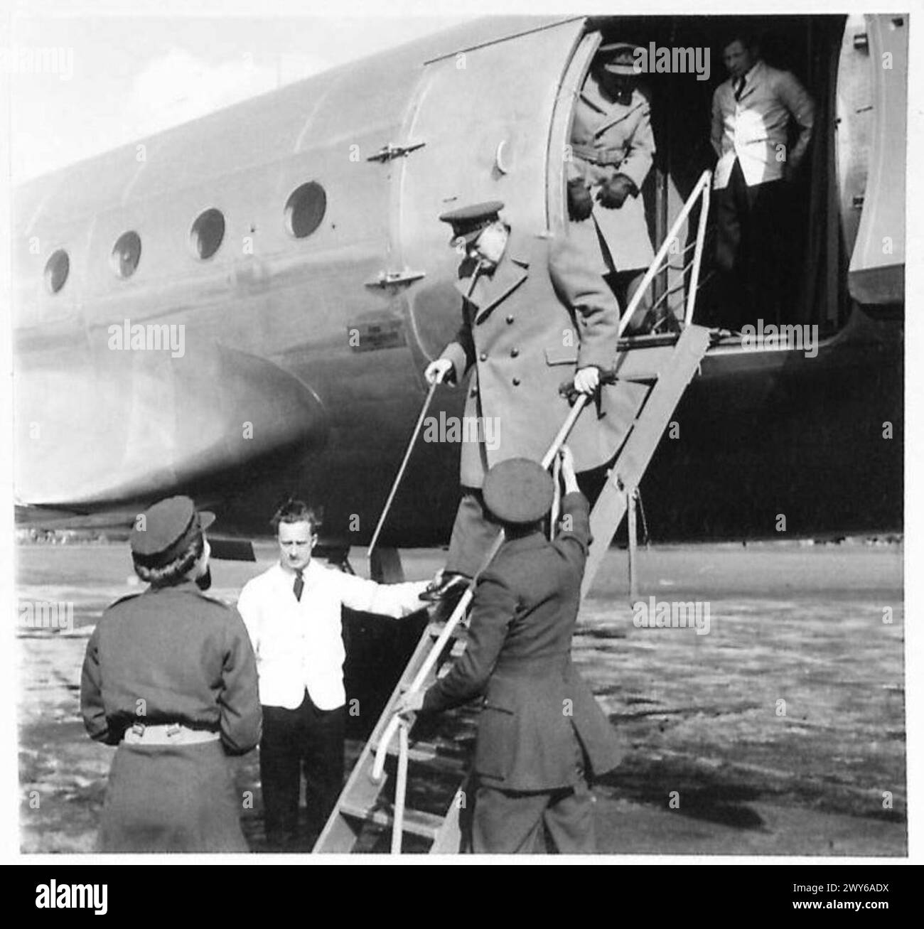 THE PRIME MINISTER IN BRUSSELS - The Rt Hon Winston Churchill walking ...