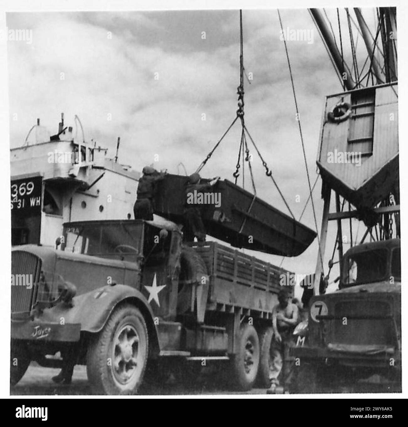 SPECIAL ASSIGNMENT FOR TN5 - Showing berths and ships unloading at ...