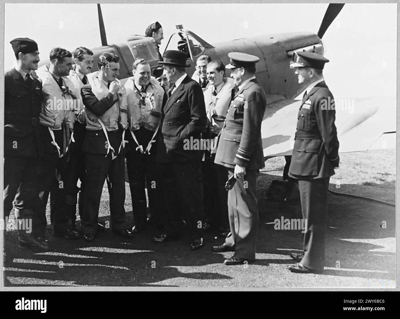 AUSTRALIAN HIGH COMMISSIONER VISITS R.A.F. AUSTRALIAN FIGHTERS - The ...