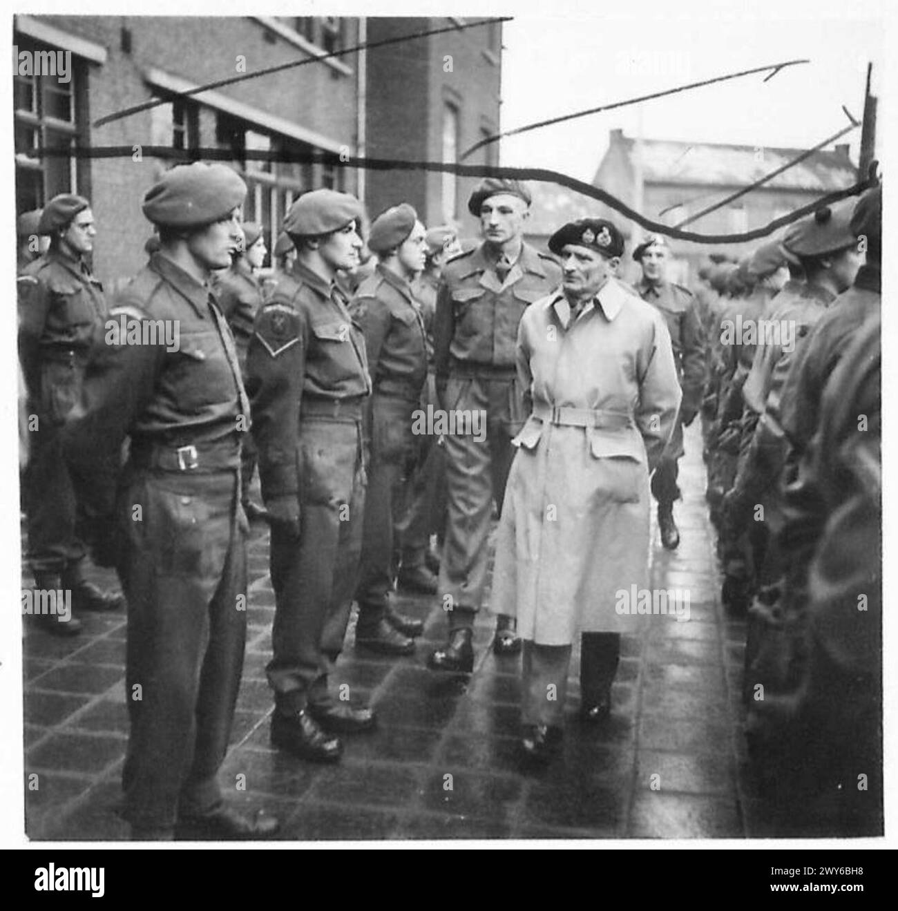 C-in-C INSPECTS HIS BODYGUARD - Pictures show the Commander-in-Chief ...