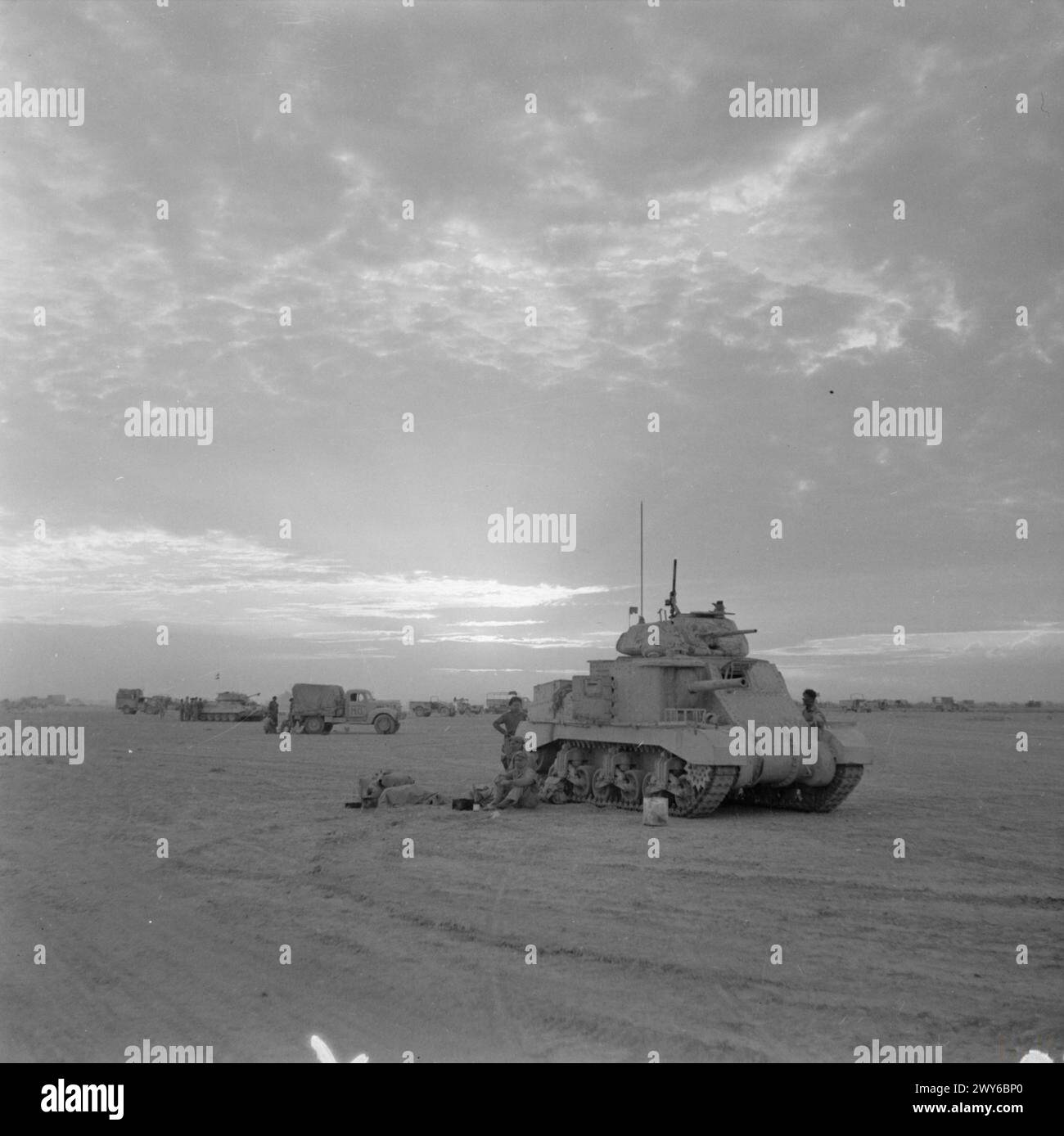 THE CAMPAIGN IN NORTH AFRICA 1940-1943 - El Alamein 1942: British tanks ...