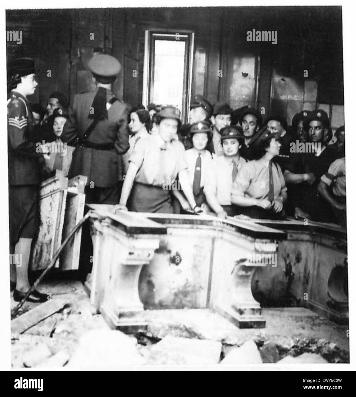 Members of the Auxiliary Territorial Service visit Berlin and observe ...