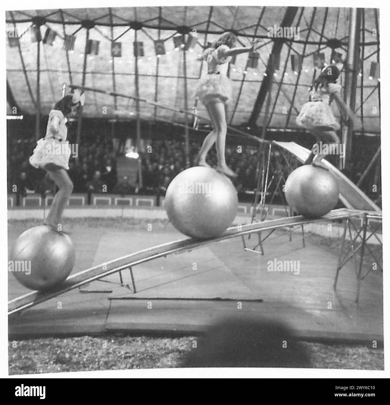 HAMBURG CIRCUS - The Rugge sisters seen during their act. , British ...