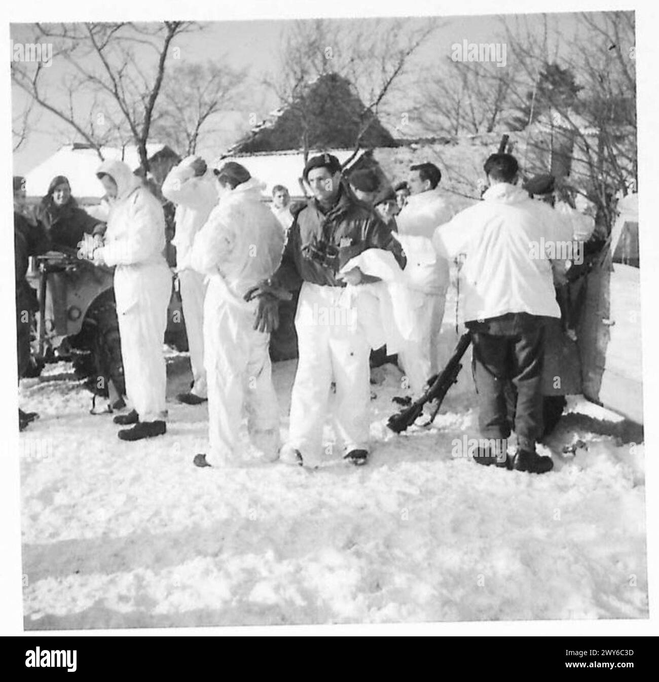 AIR LANDING BDE ON RECCE PATROL AS REQUESTED BY "PICTURE POST" - Before ...