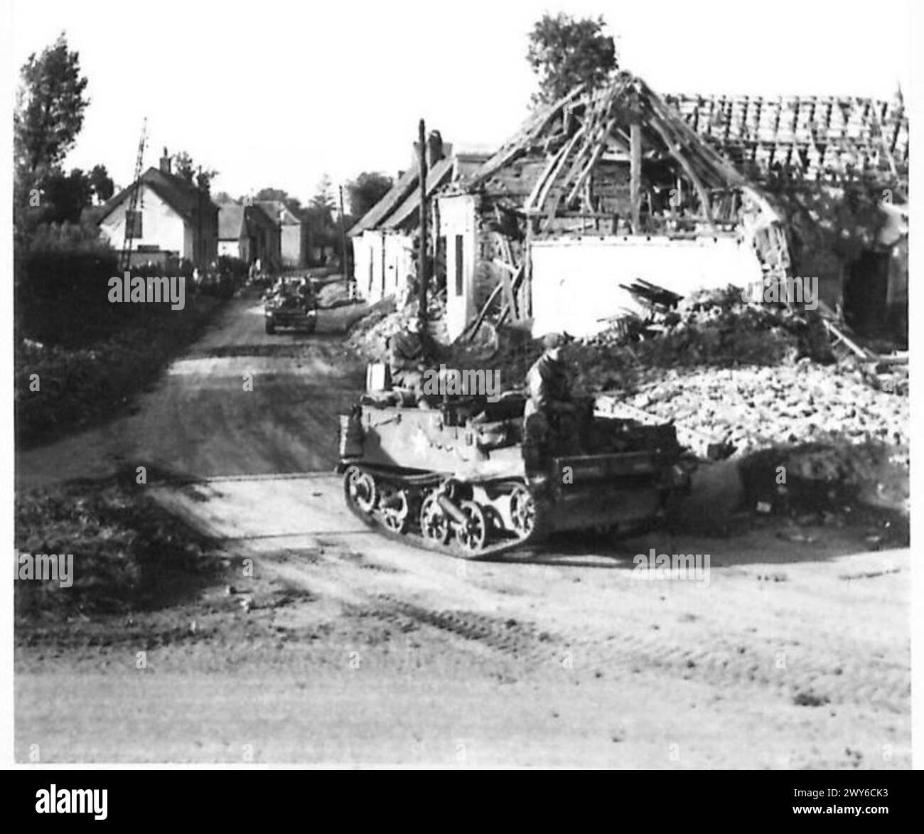 BRITISH ADVANCE ON THE SOMME - British Bren gun carriers passing ...