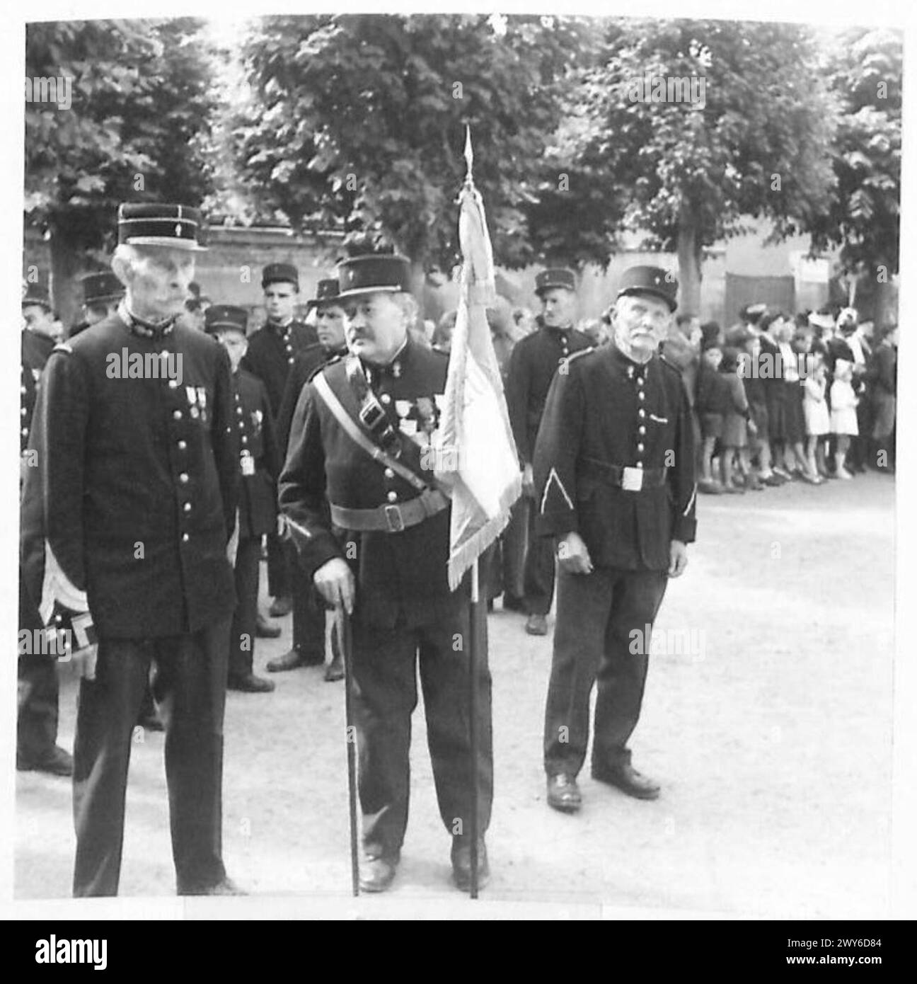 BASTILLE DAY IN BAYEUX - French veterans of the last war at the ...