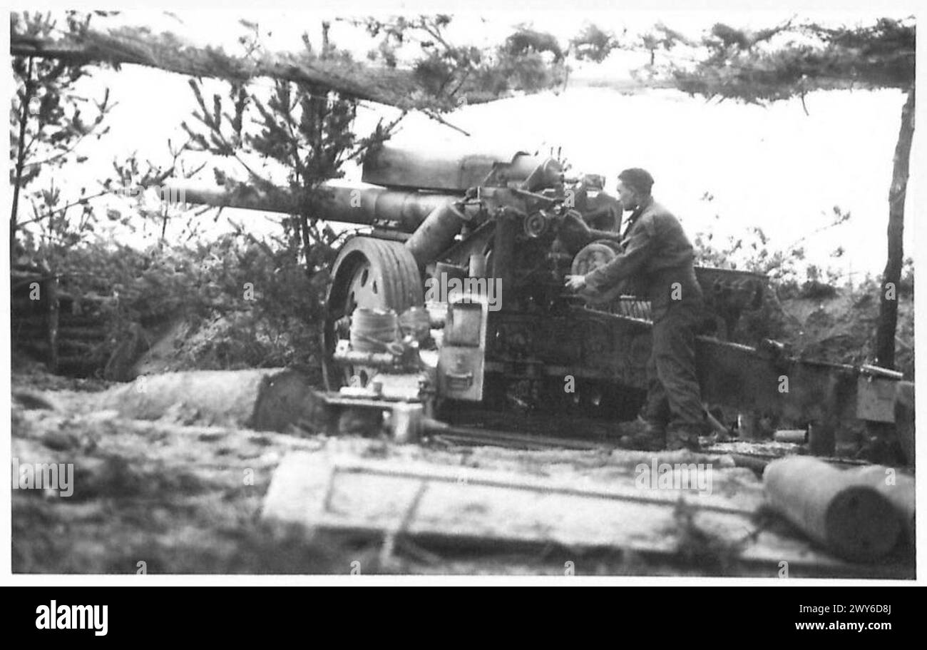 THE ADVANCE TO KLEEVE - Angle shots of a 15 cm gun which was abandoned ...