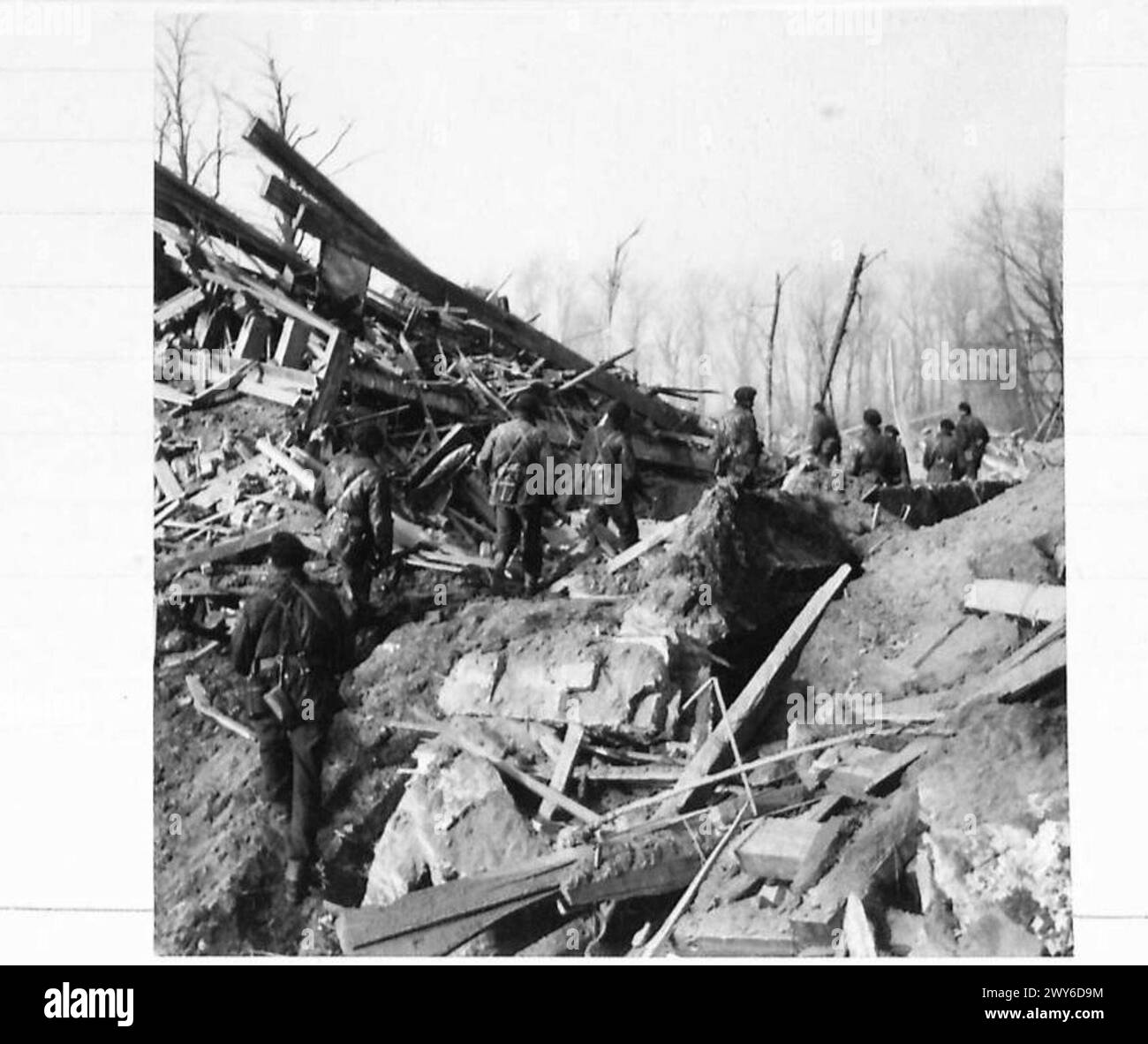 ASSAULT ON THE RHINE AND CAPTURE OF WESEL - A Commando patrol of the ...