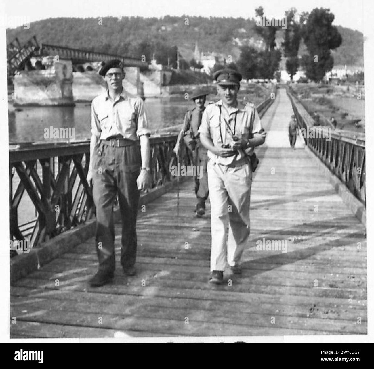 CROSSING THE SEINE BRIDGES - First to cross the Bridge over the Seine ...