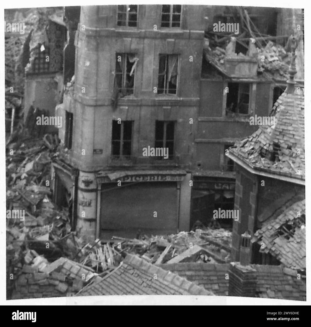 MORE PICTURES IN CAEN - Wrecked buildings in the centre of the town ...