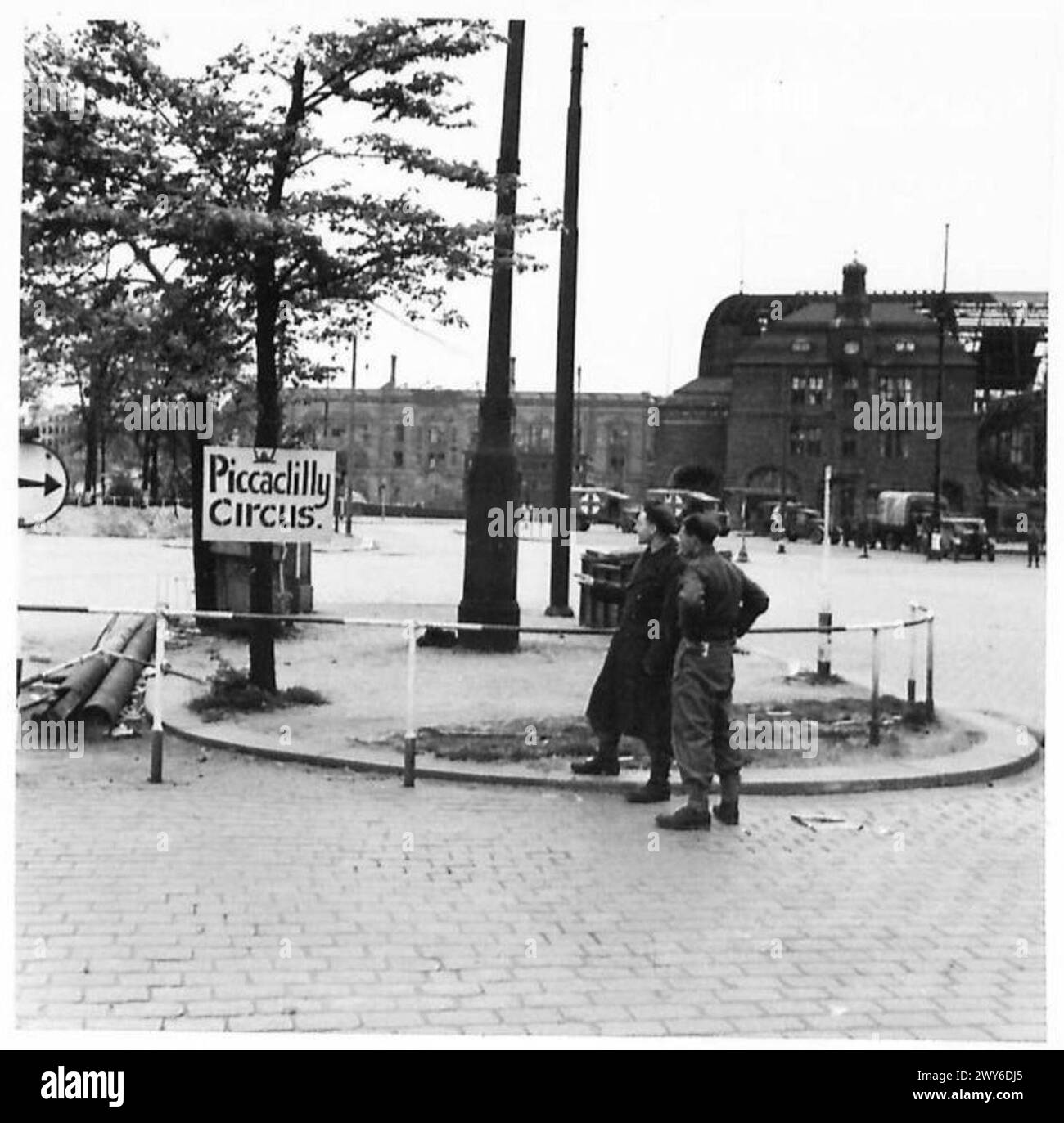 Two British soldiers from Cockney backgrounds, Harry Kain and Albert ...
