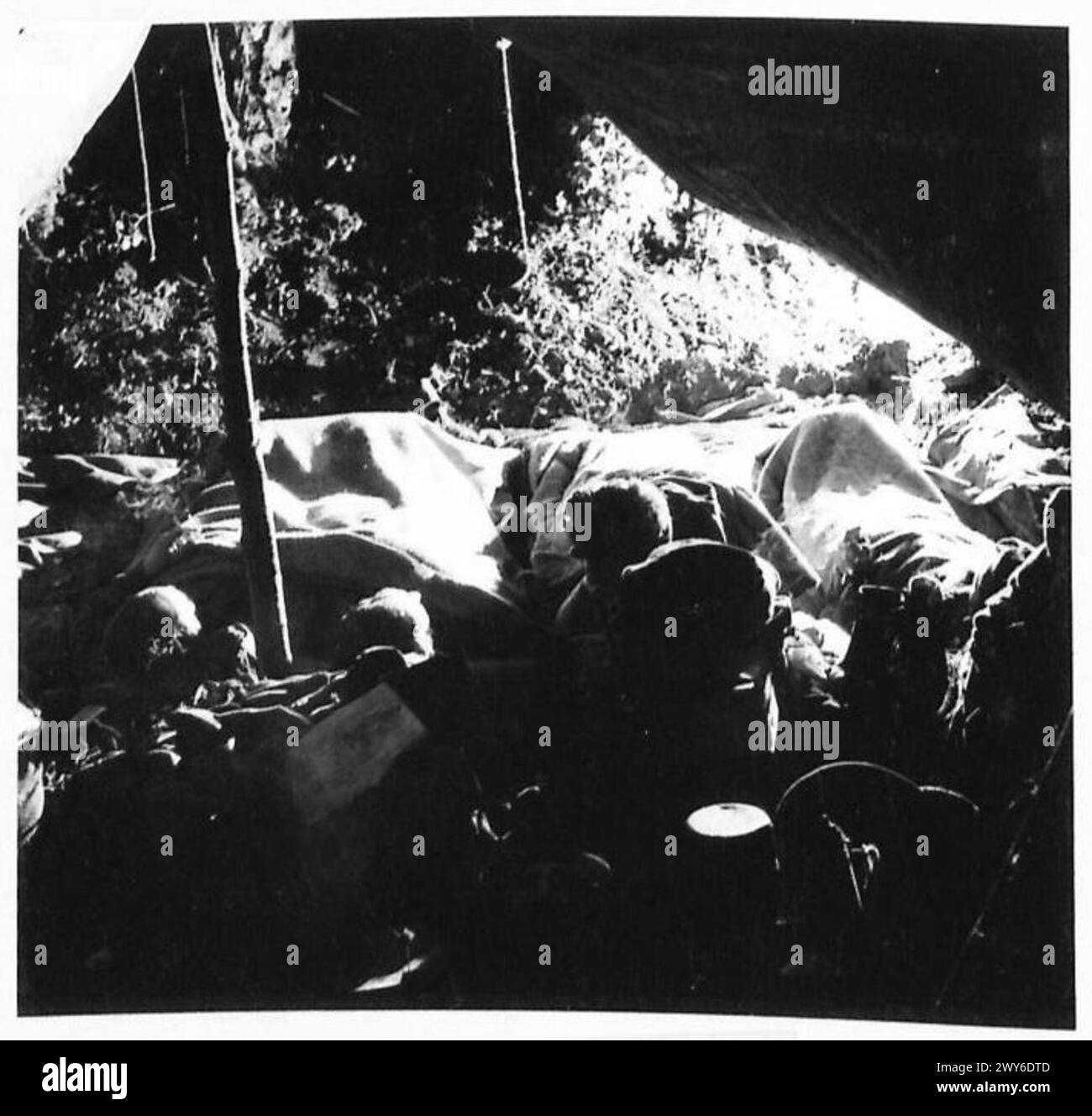 A CHURCHILL CREW PREPARES FOR BATTLE THE LIFE OF A CHURCHILL TANK CREW ...