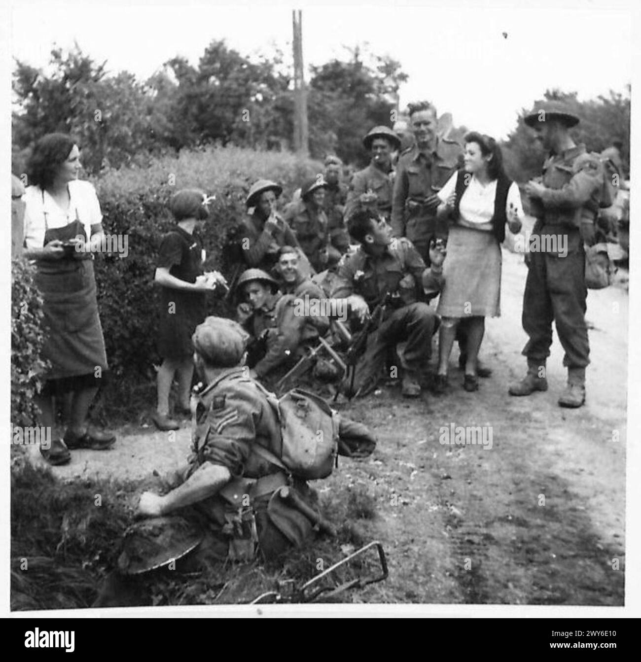 BLA ADVANCE - Green Howards take time for a breather before continuing ...