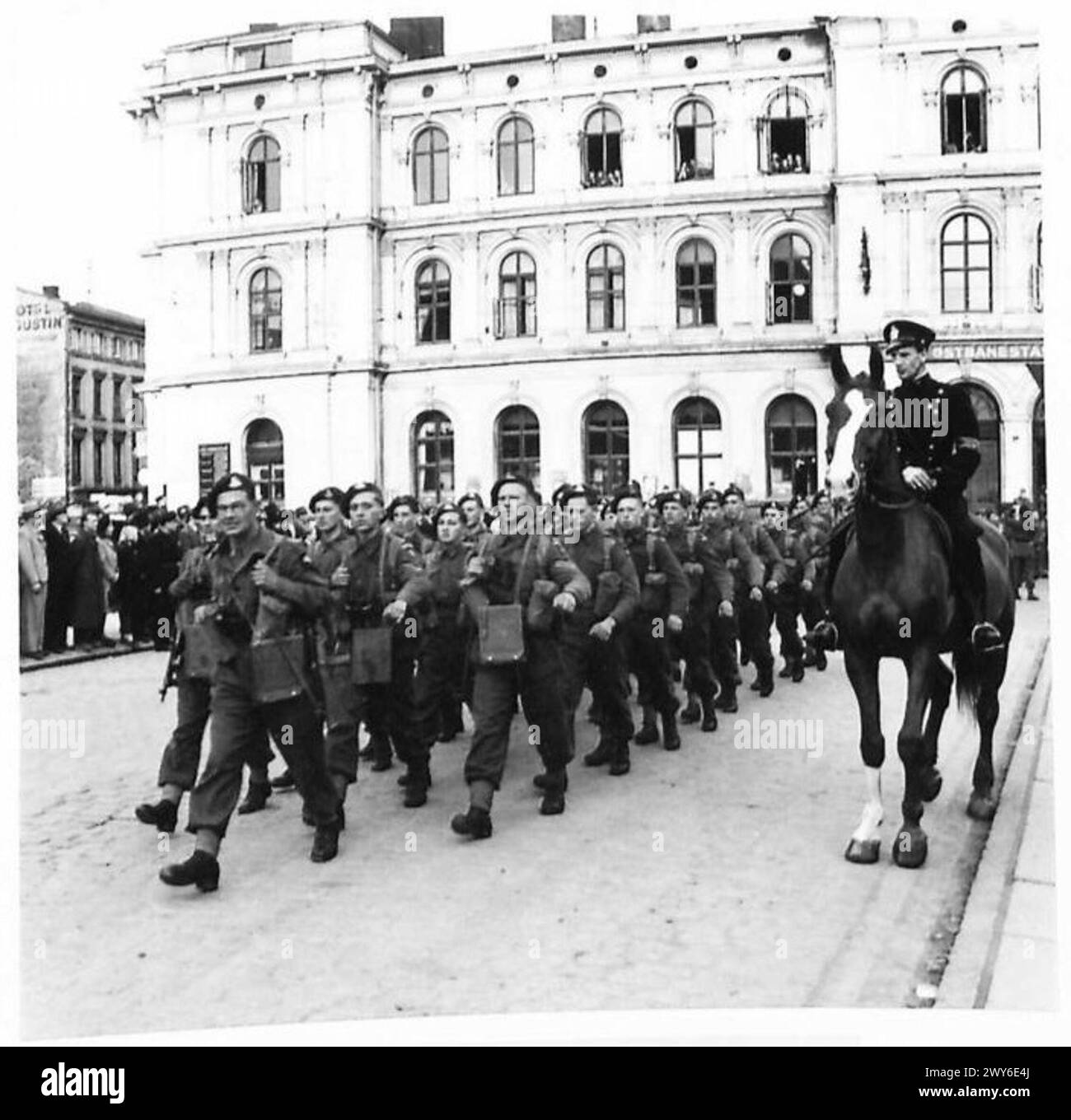 British Airborne Division troops leave Oslo station and march into the ...