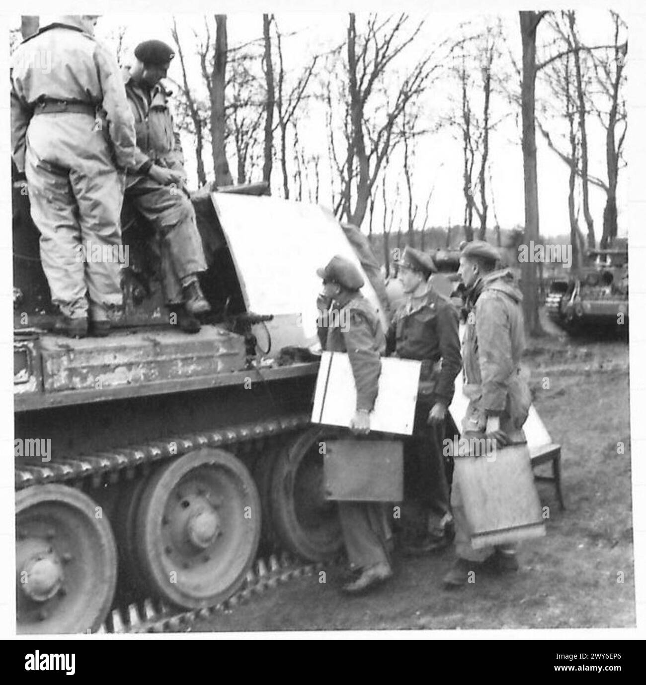 2ND ARMY ADVANCE - Officers under the command of Brigader Wingfield ...