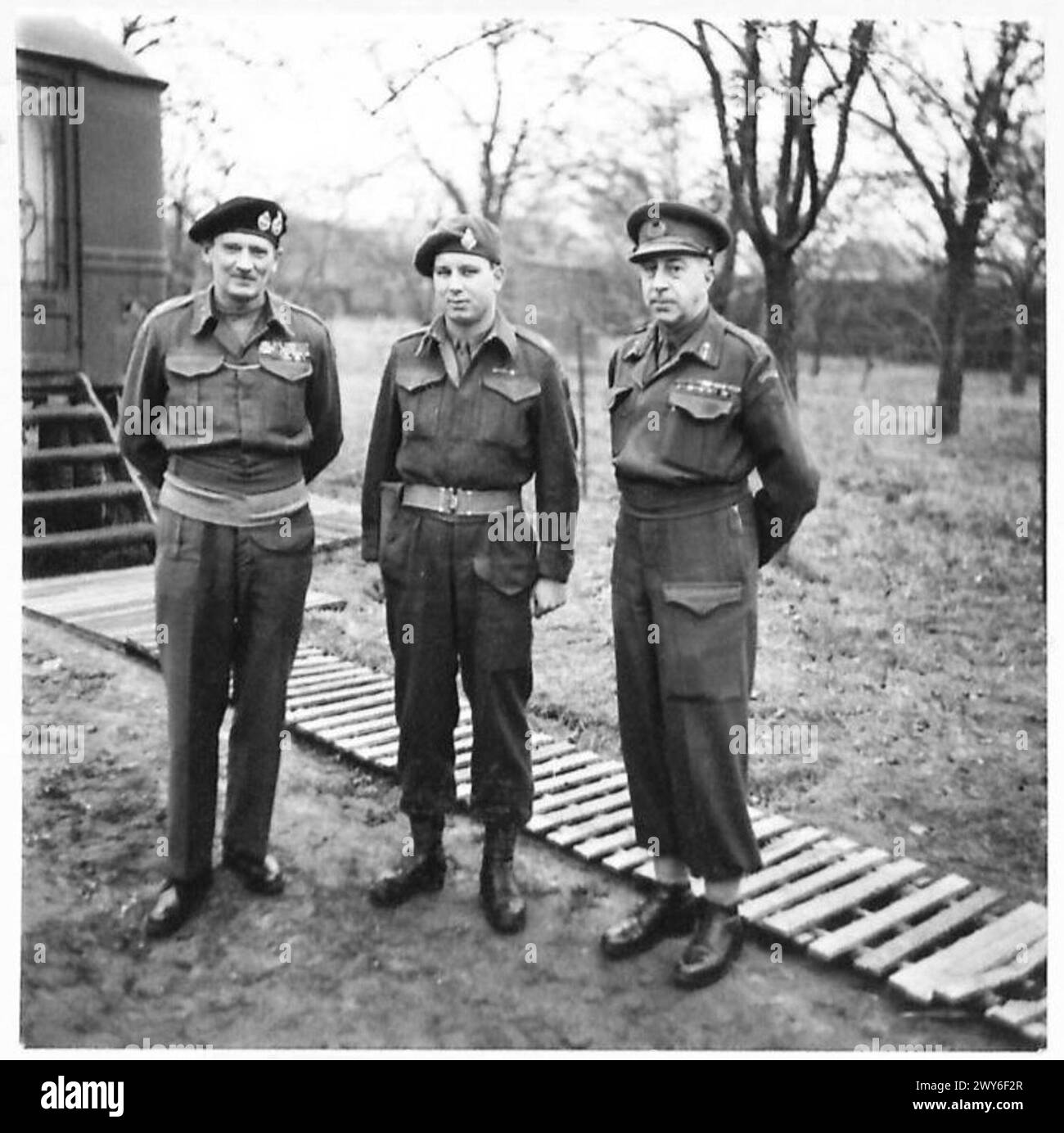THE C-IN-C WITH CANADIAN TROOPS - Maj Brady photographed with the C-in ...