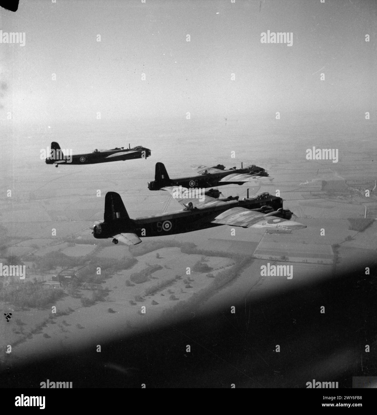 AIRCRAFT OF THE ROYAL AIR FORCE 1939-1945: SHORT S.29 STIRLING. - Three ...