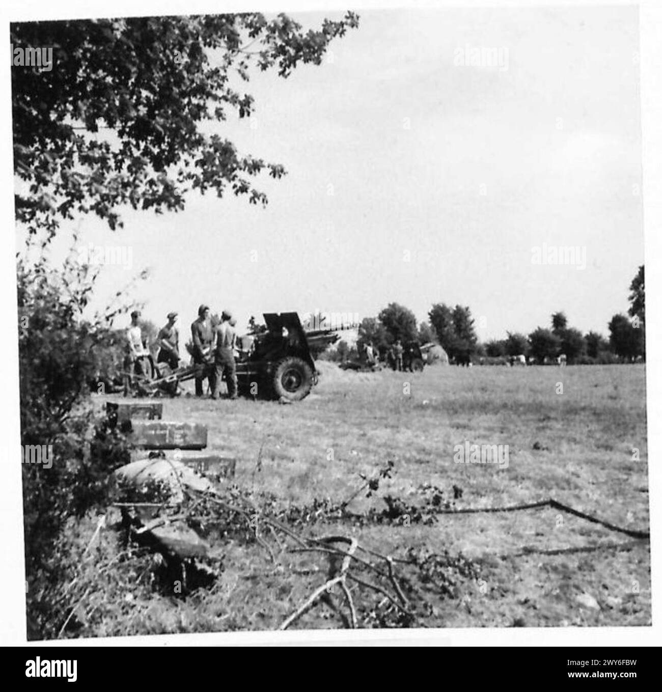 THE EASTWARD DRIVE TO LIVAROT - 25 pounders of the "D" Battery (3rd ...