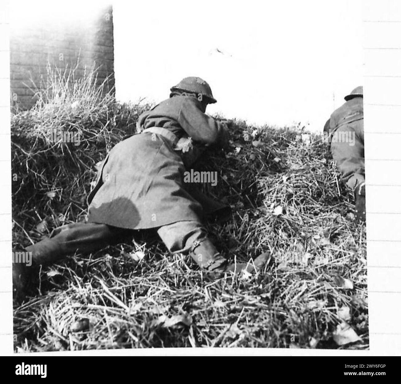 NEW ATTACK OPENS NEAR OSS - Men of the 1st Coy. Ox. and Bucks in ...