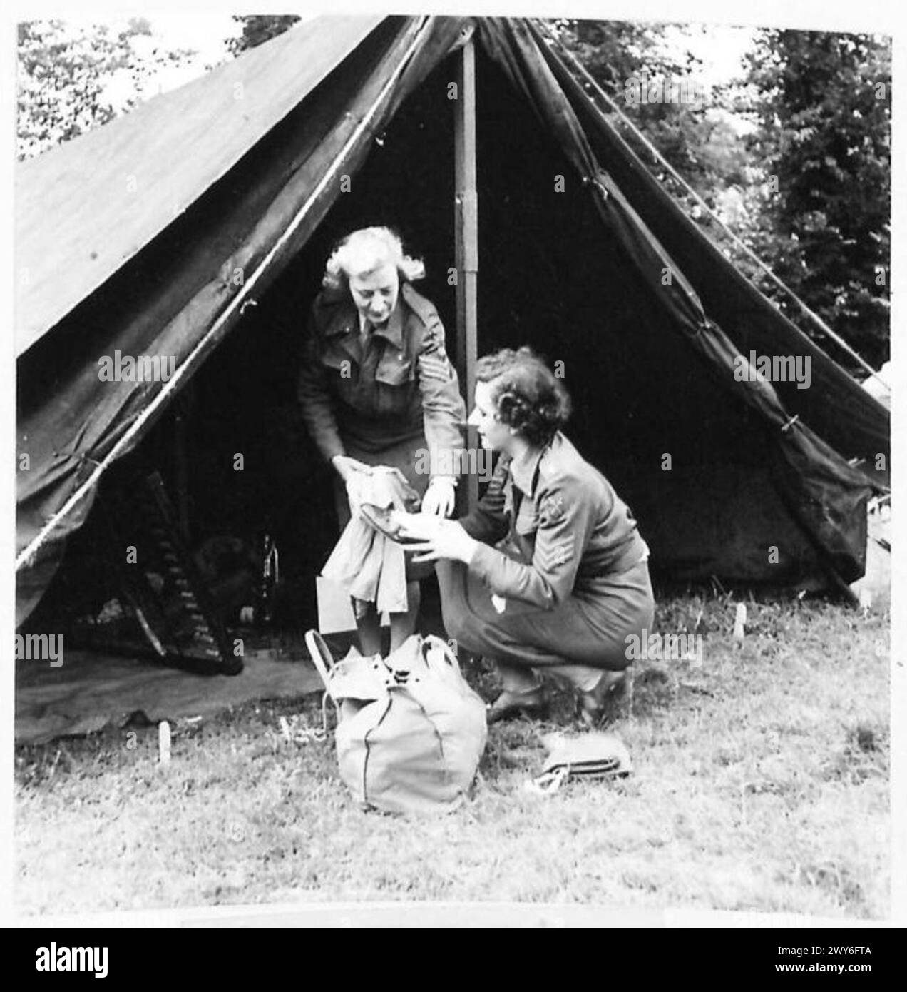 THE FIRST ATS IN NORMANDY - Sgt. Ruth Loe of Ruislip and S/Sgt. Hester ...