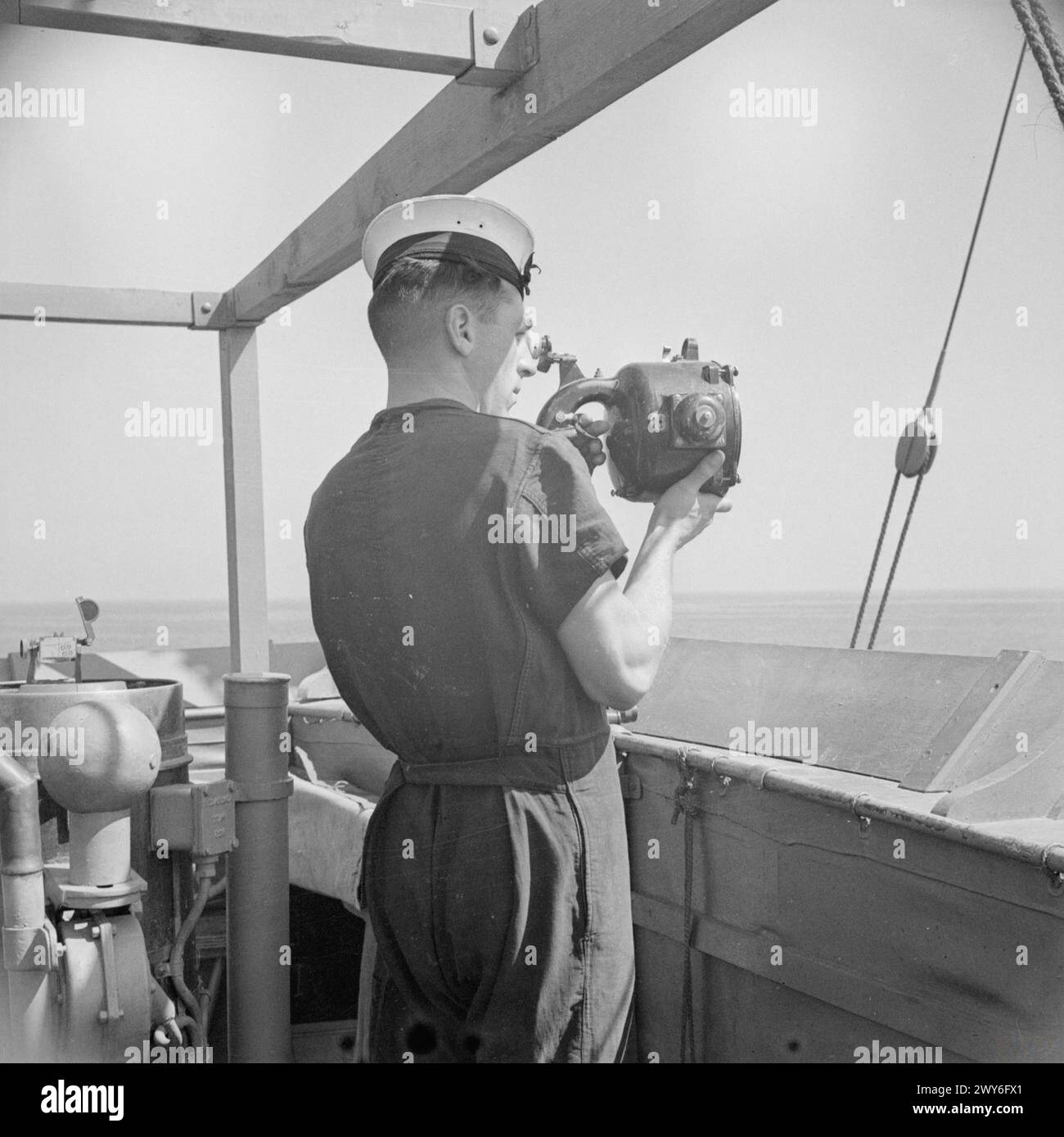 Ship aldis lamp hi-res stock photography and images - Alamy
