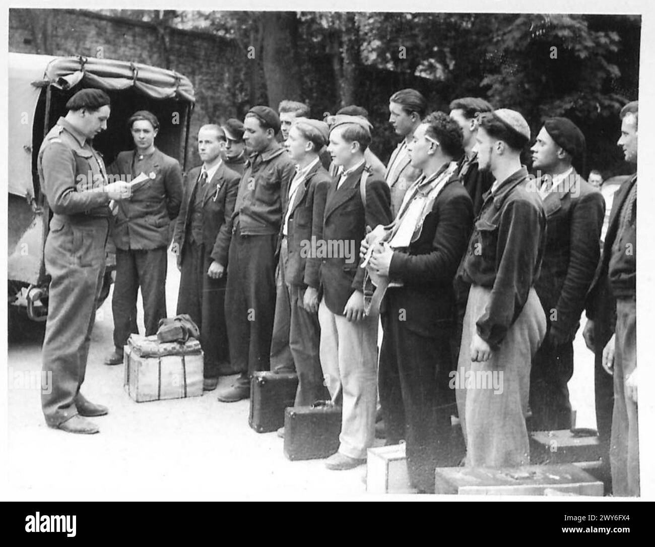 Army roll call hi-res stock photography and images - Alamy