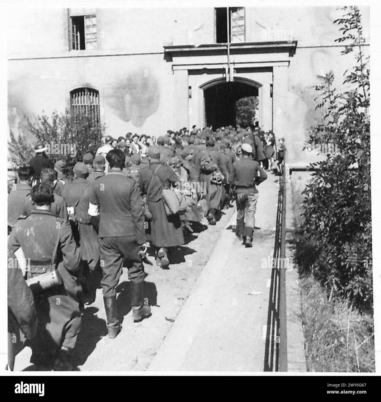 SCENES IN LE HAVRE - Their fort is now their gaol German prisoners ...