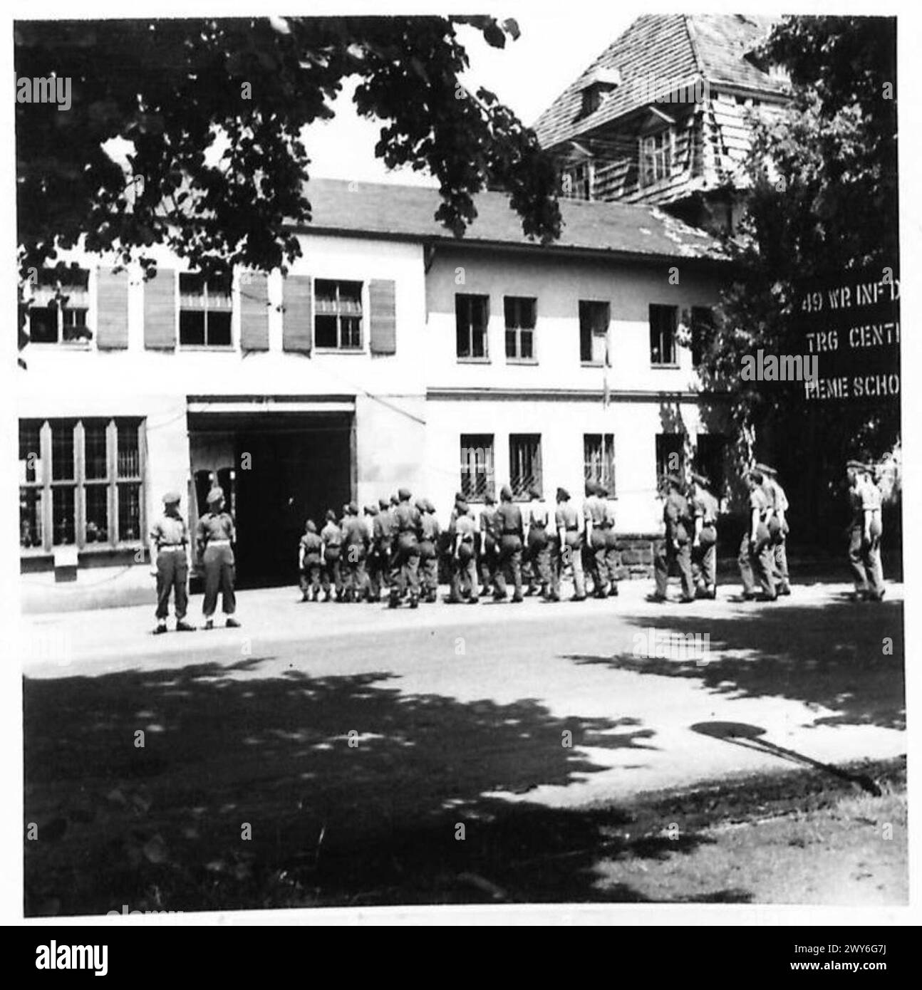 British infantry formation: Black and White Stock Photos & Images - Alamy