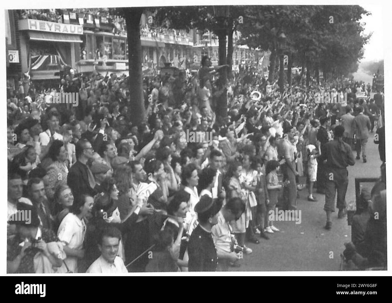 GENERAL DE GAULLE IN PARIS - These photographs show how the people of ... GENERAL DE GAULLE IN PARIS - These photographs show how the people of ...