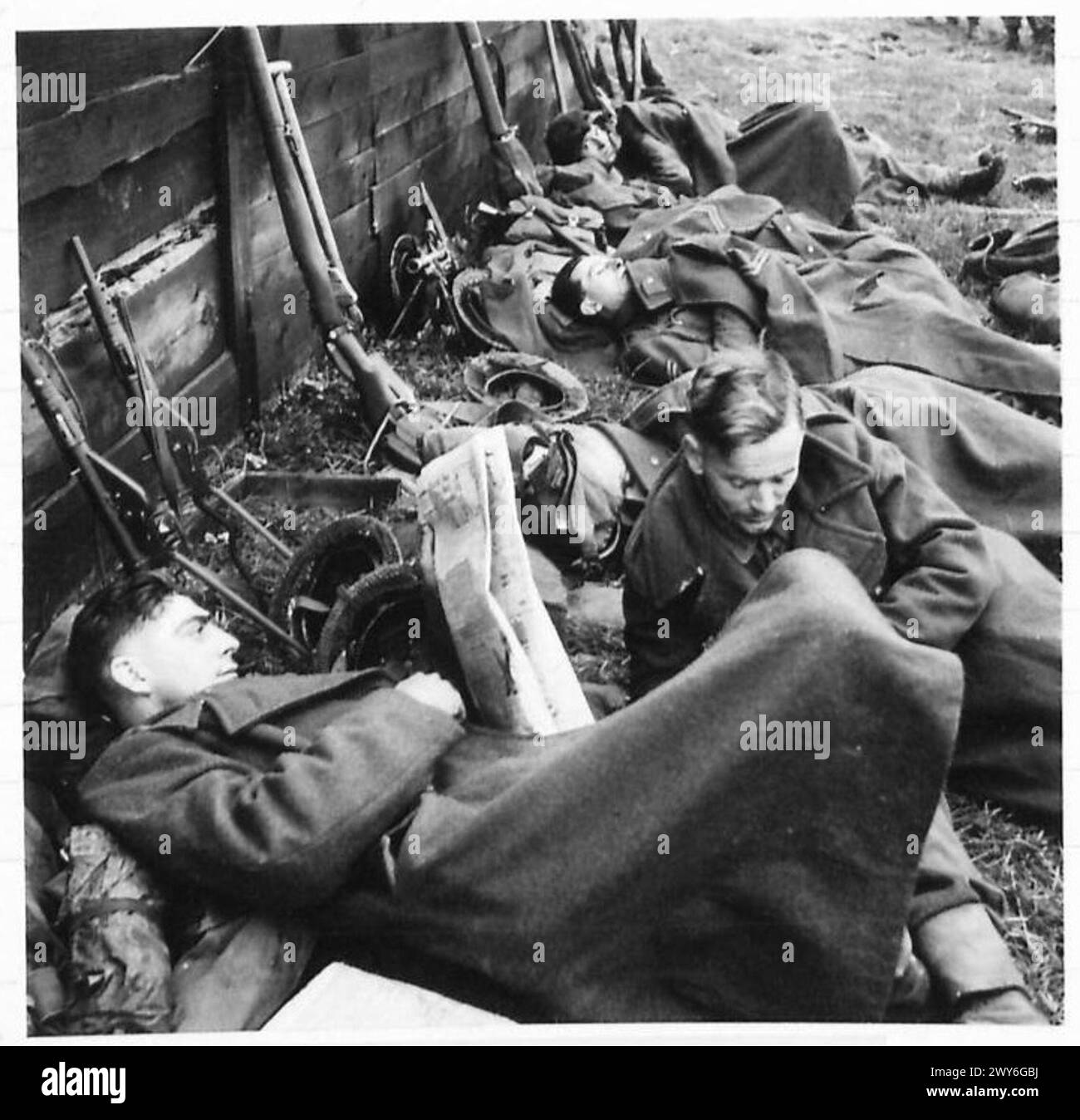 15th SCOTTISH ADVANCE ON TILBURG. - Advance units of the Royal Scottish ...