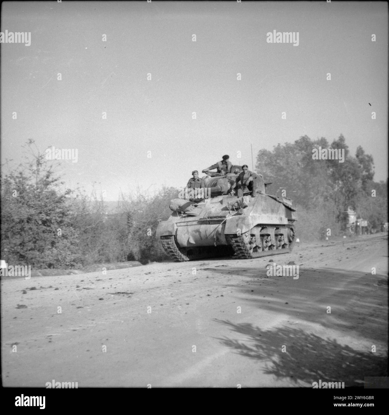 THE BRITISH ARMY IN ITALY 1944 - A Sherman tank near the River ...