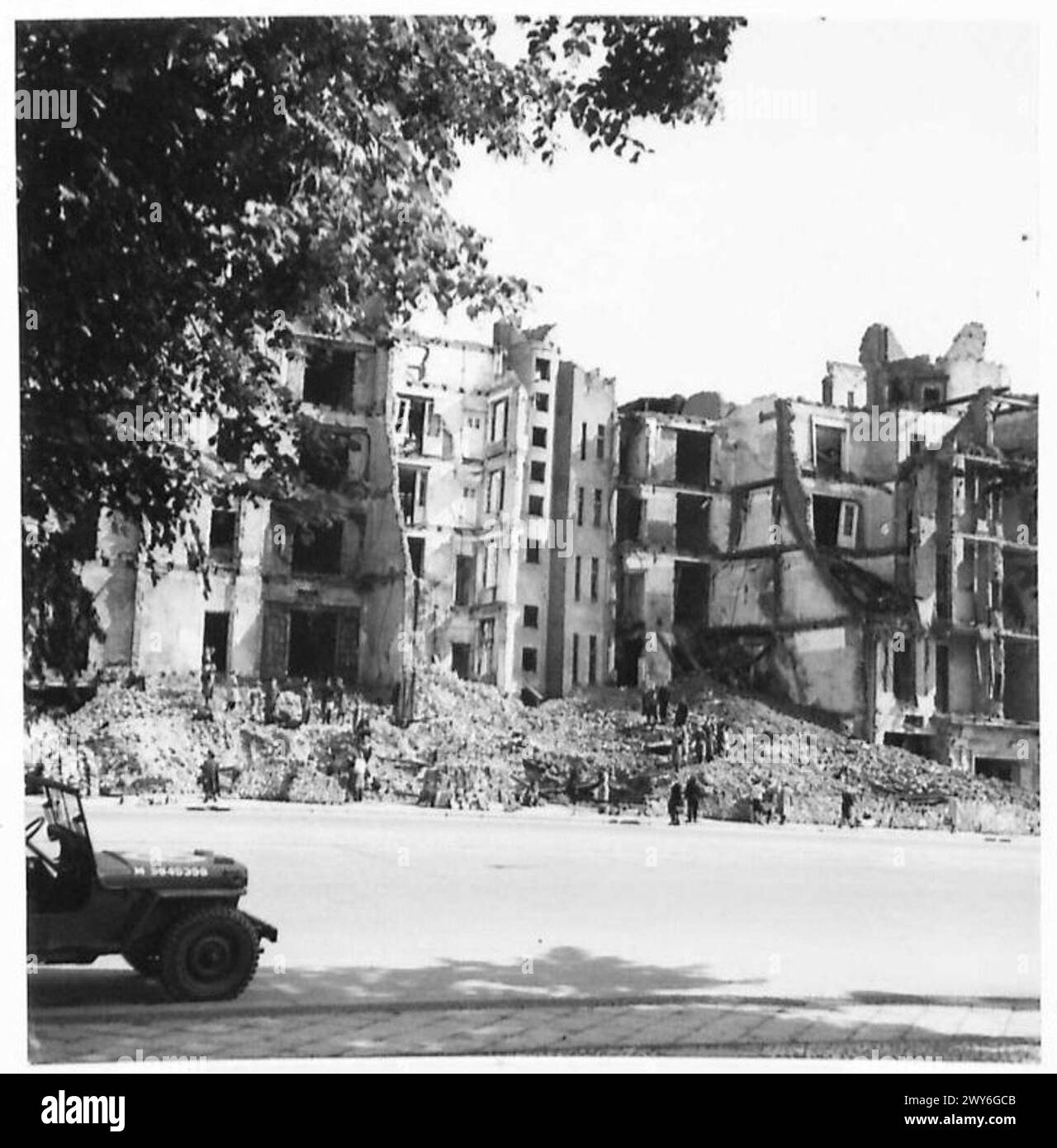 Debris rubble from damaged Black and White Stock Photos & Images - Alamy