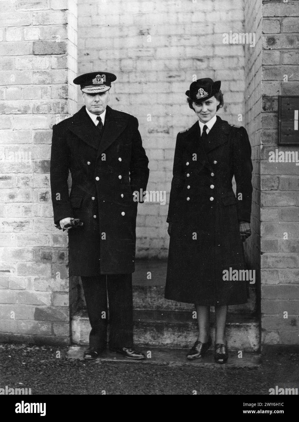 HRH THE DUCHESS OF KENT, PRESIDENT OF WRNS VISITS ROSYTH. 1940, AT THE ...