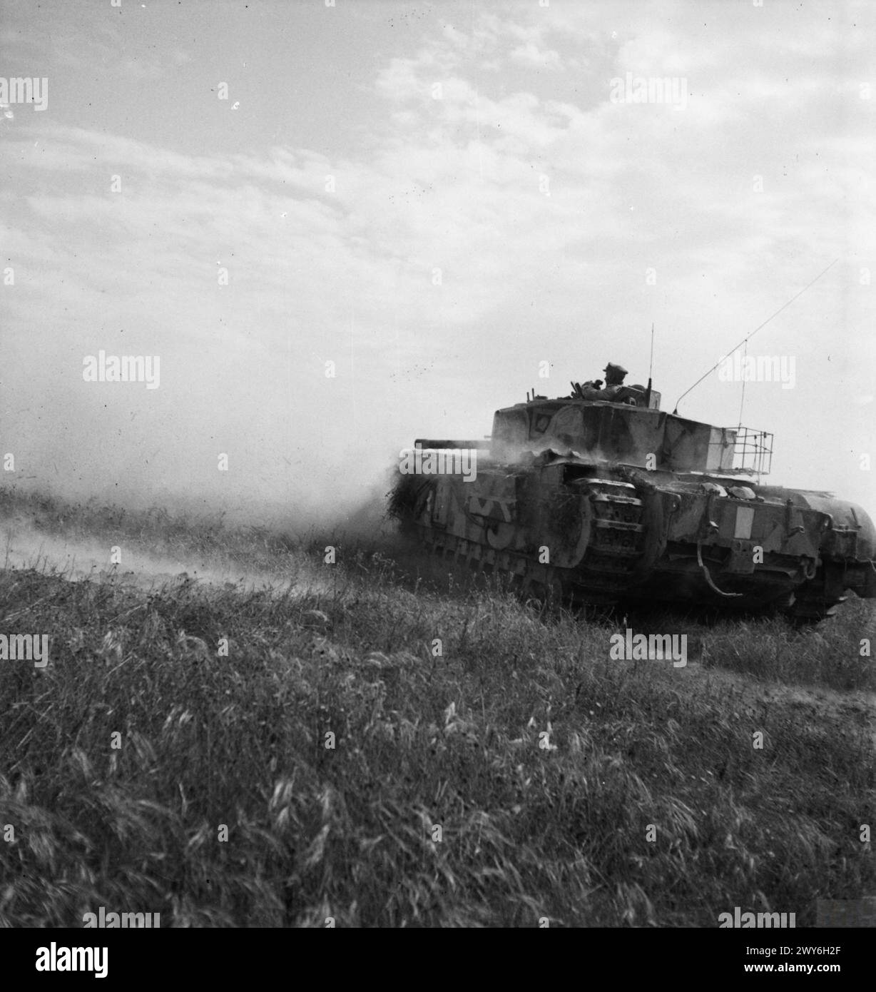 Churchill tank tunisia hi-res stock photography and images - Alamy