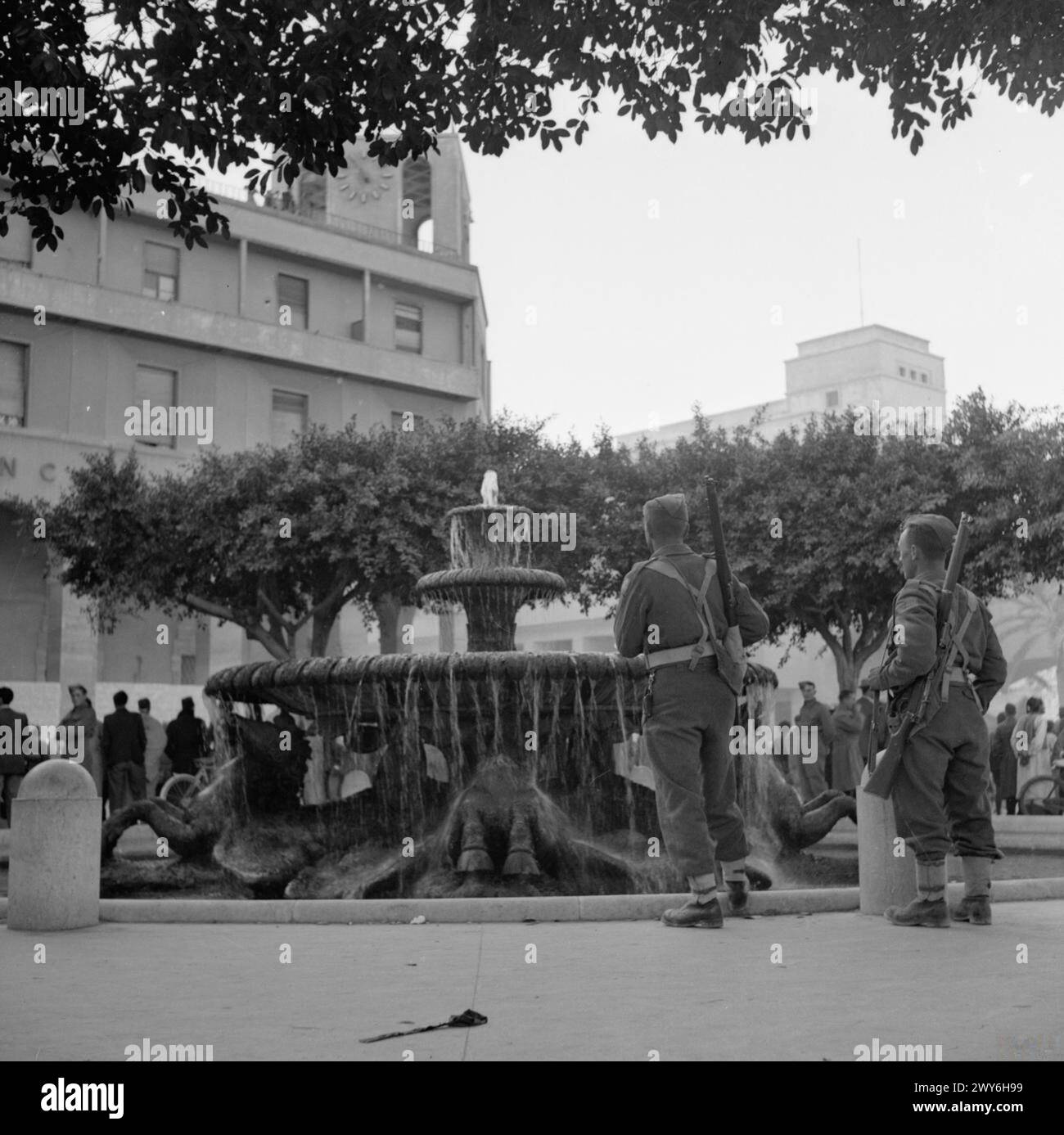 Mussolini's army hi-res stock photography and images - Alamy