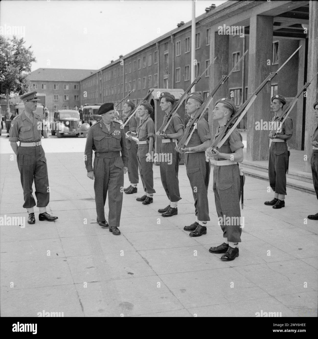 5th division inspection hi-res stock photography and images - Alamy