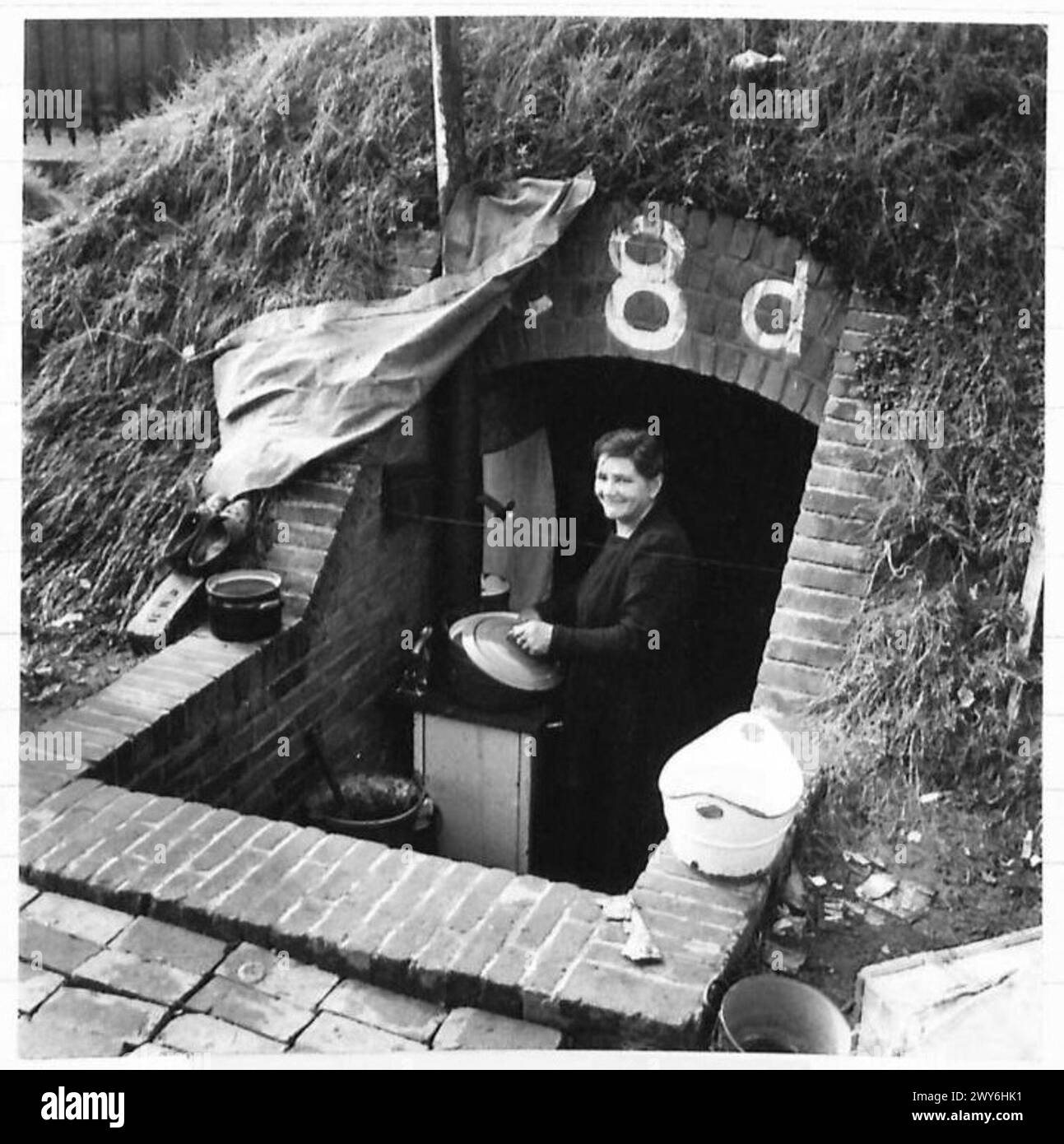 Daily life in wwii Black and White Stock Photos & Images - Alamy