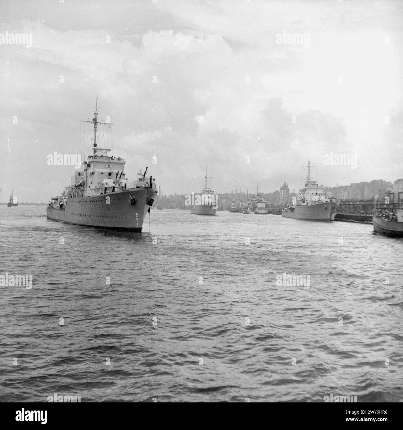 FIRST BRITISH DESTROYERS ENTER HAMBURG. 3 JULY 1945, THE ENTRY OF THE ...