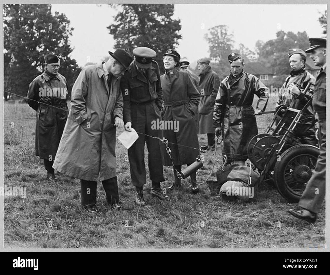 R.A.F. BALLOON DEFENCE AGAINST THE FLYING BOMB - Picture (issued 1944 ...