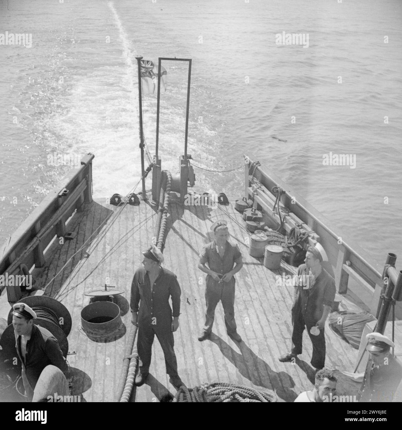 Minesweeping boat hi-res stock photography and images - Alamy