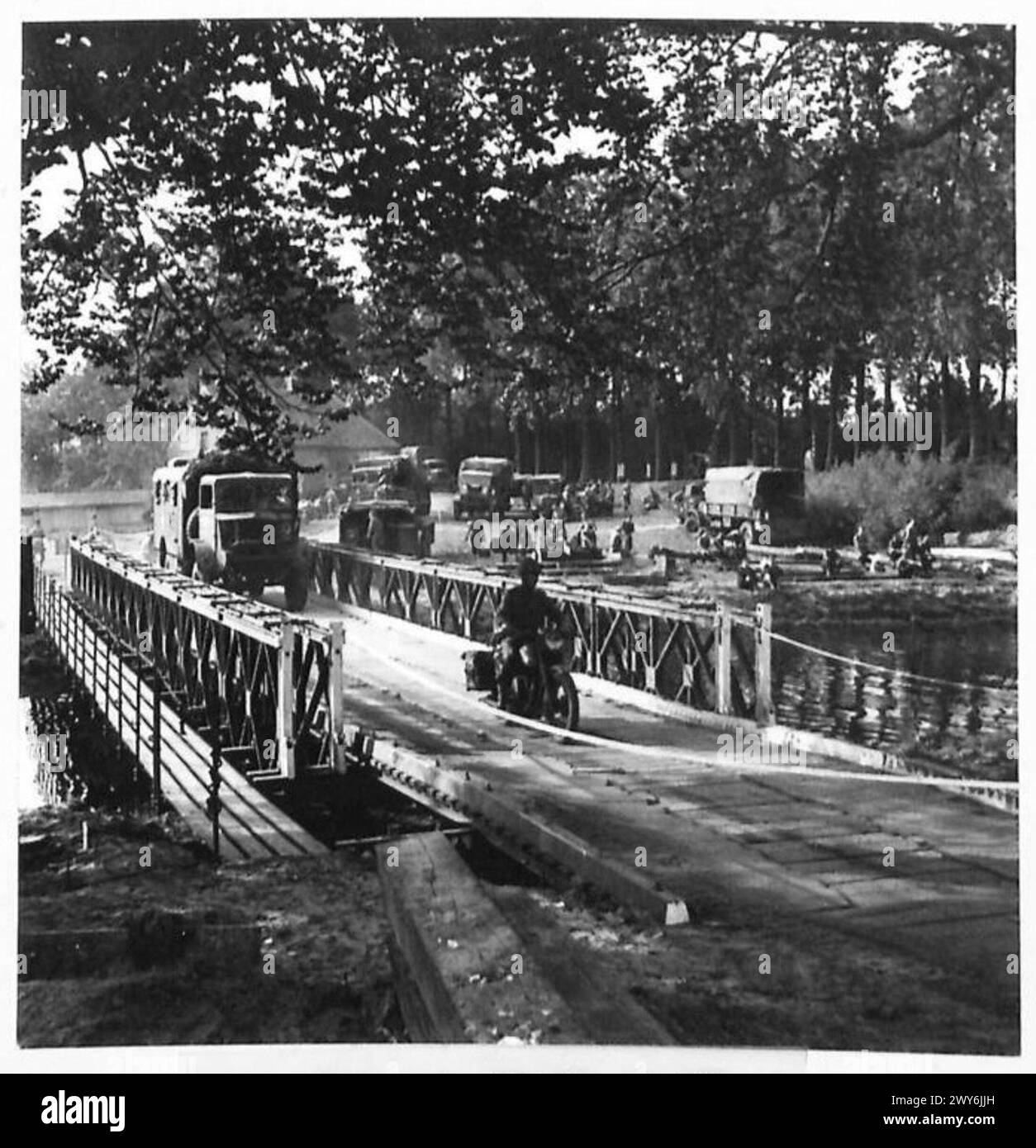 BRIDGES OF THE ESCAUT CANAL. - The Bailey Bridge built to take traffic ...