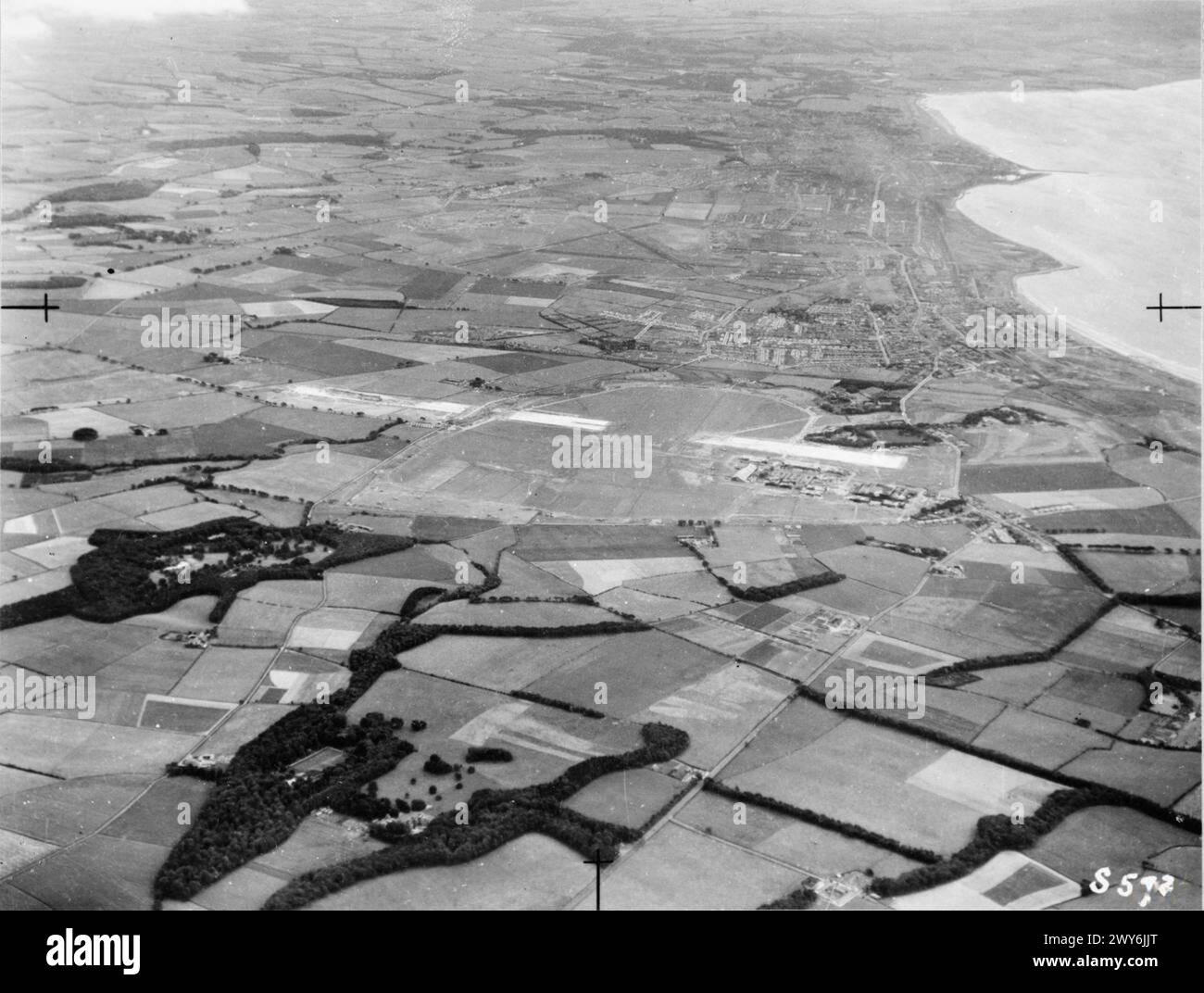 Prestwick runway hi-res stock photography and images - Alamy
