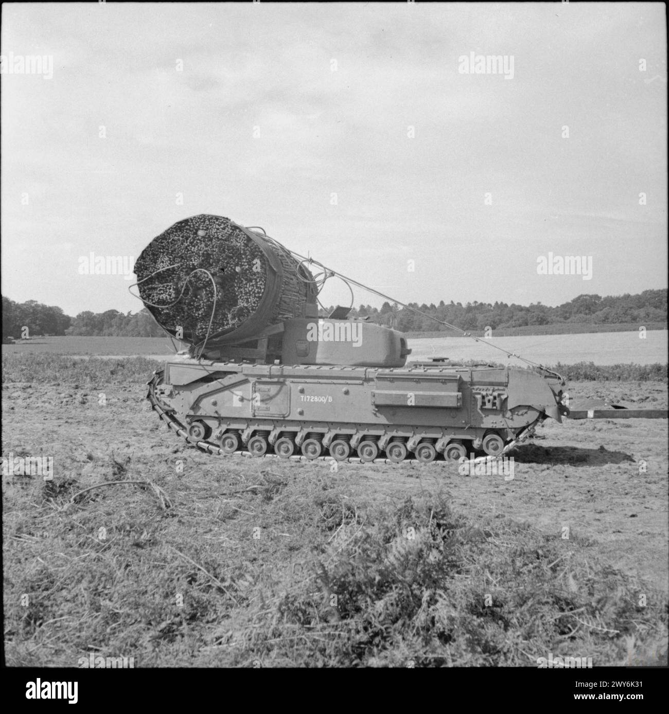 THE BRITISH ARMY IN THE UNITED KINGDOM 1939-45 - Churchill AVRE of 79th ...