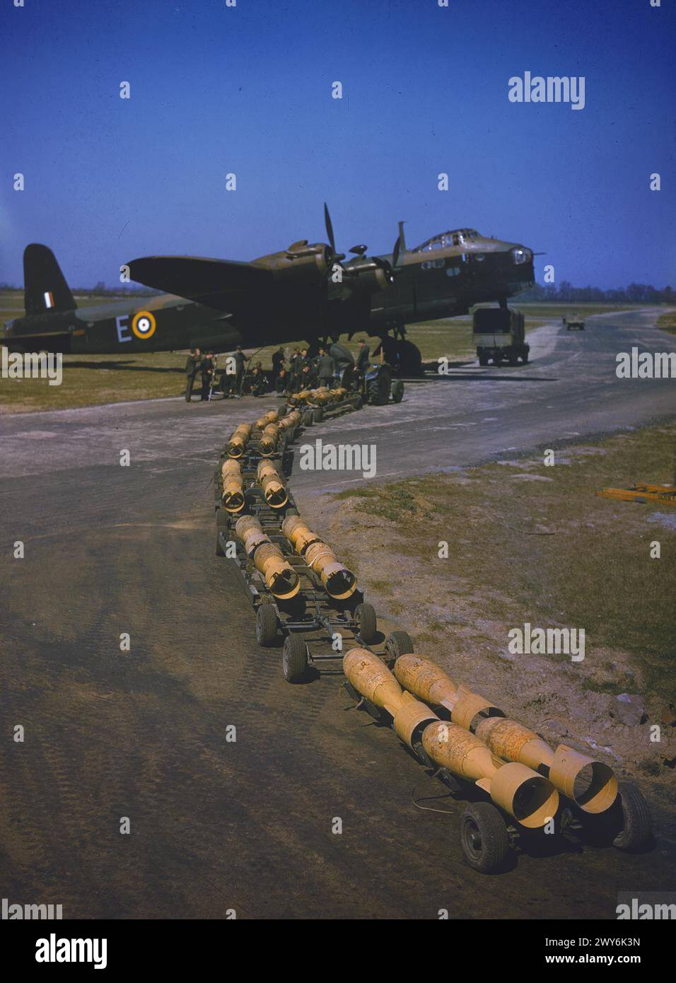 Short stirling bomber hi-res stock photography and images - Alamy