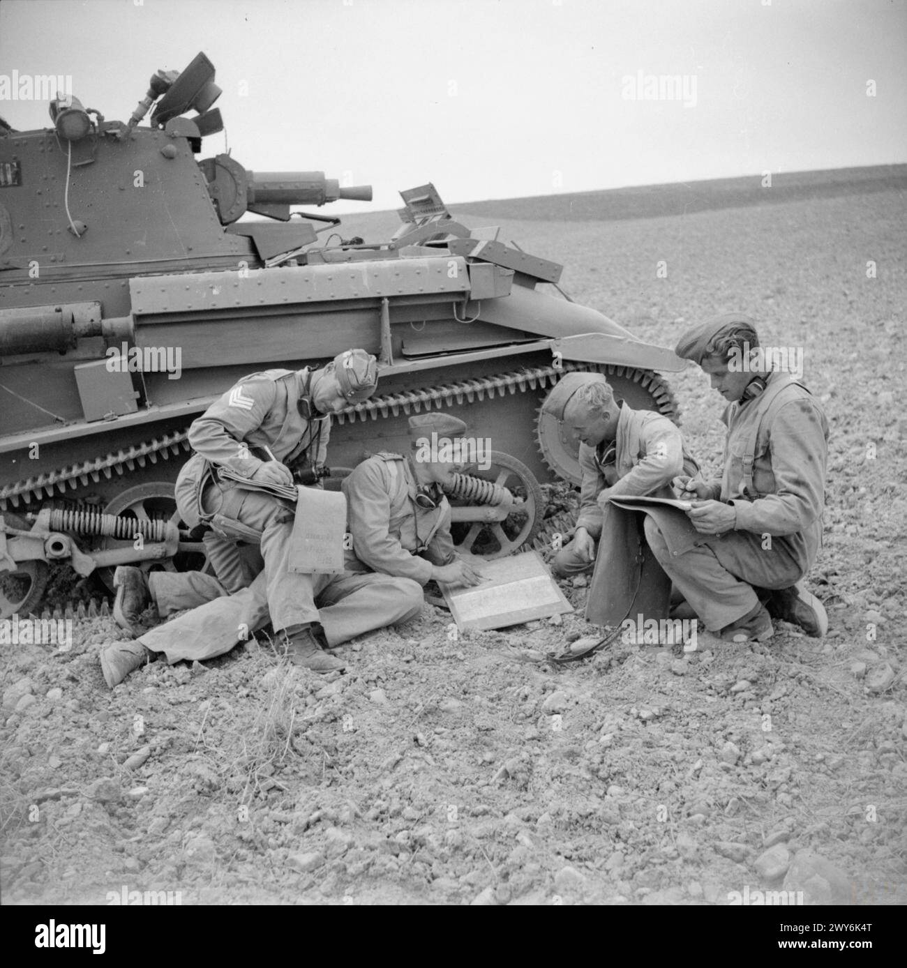 THE BRITISH ARMY IN THE MIDDLE EAST 1942 - Light Tank Mk VI and crew in ...