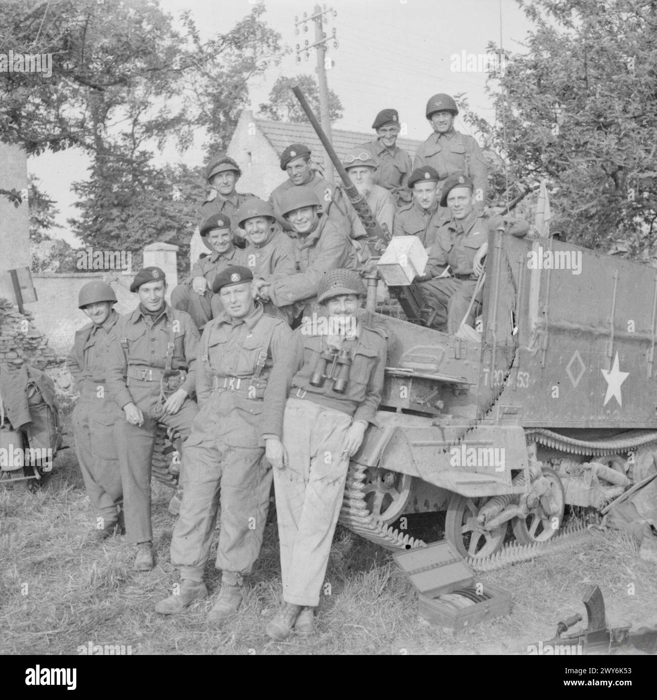 THE BRITISH ARMY IN THE NORMANDY CAMPAIGN 1944 - Officers and men of ...