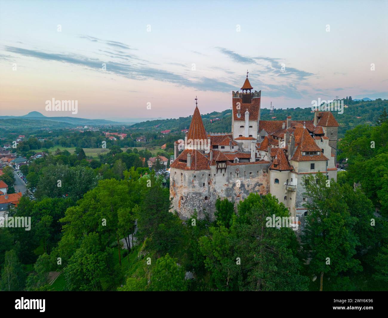 Draculas castle romania night hi-res stock photography and images - Alamy