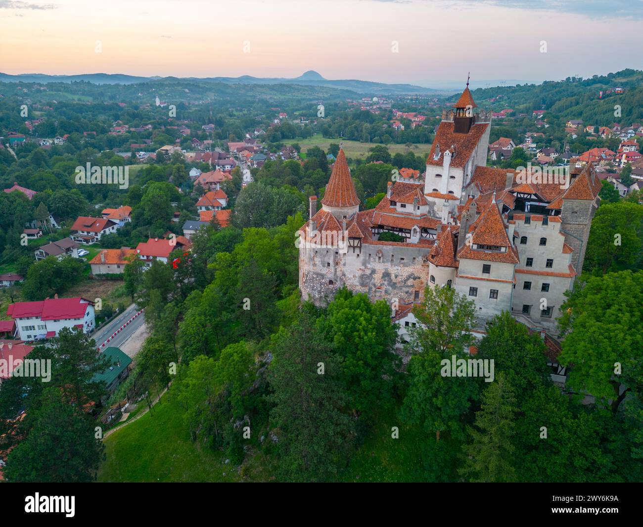 Draculas castle romania night hi-res stock photography and images - Alamy